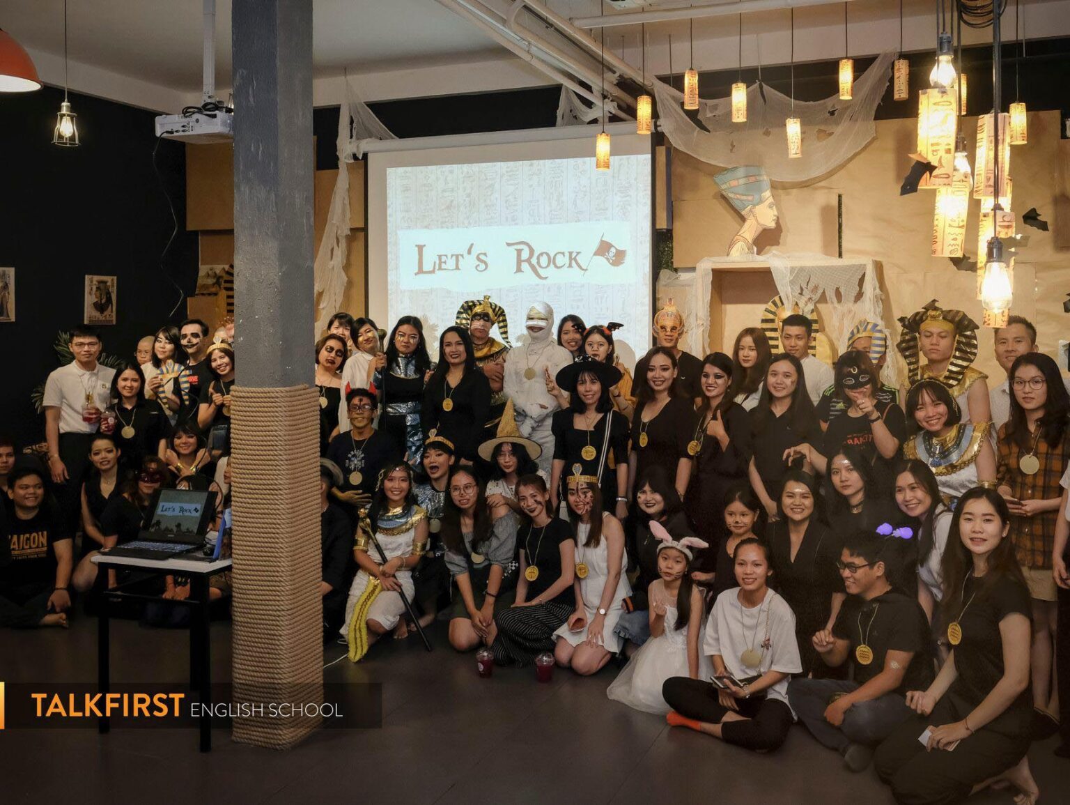 TalkFirst | Trải nghiệm học tiếng Anh Giao Tiếp chuẩn Quốc Tế